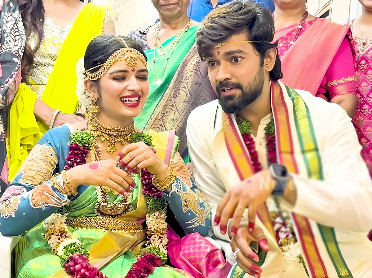 ప్రియుడితో ప్రియాంక పెళ్లి.. ఏకిపారేస్తున్న నెటిజన్లు (ఫొటోలు) | Bigg Boss fame Priyanka Jain ...